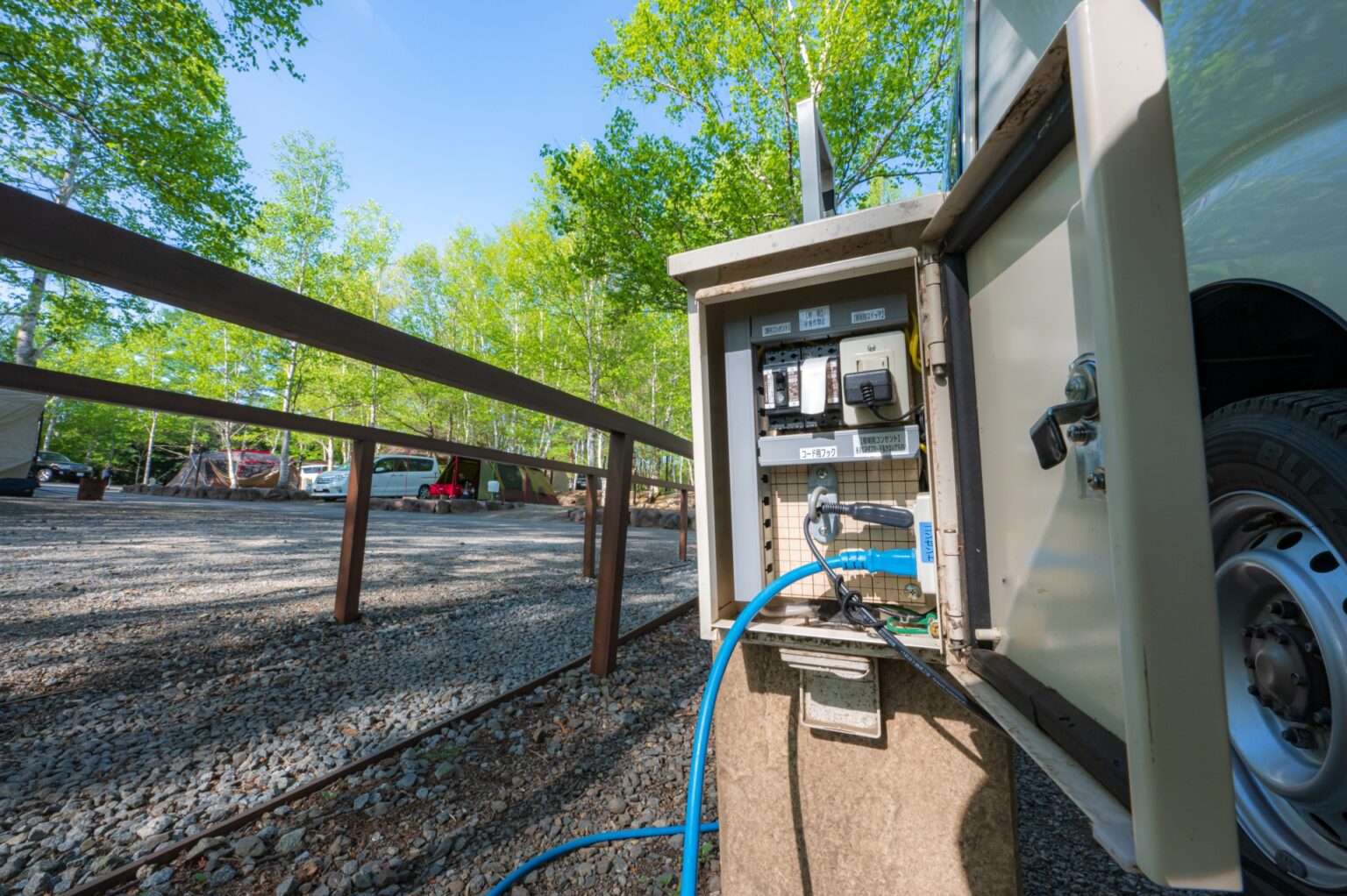 初めてのAC電源サイト｜何が使える？延長コードはどれが良い？疑問を解決！ | MAMA CAMP!